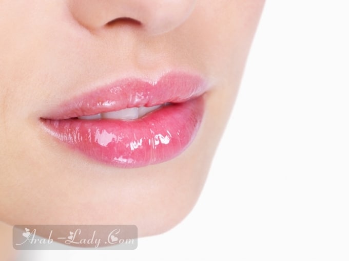 كيف تحصلين على شفاه وردية طبيعيا!! - مجلة المرأة العربية